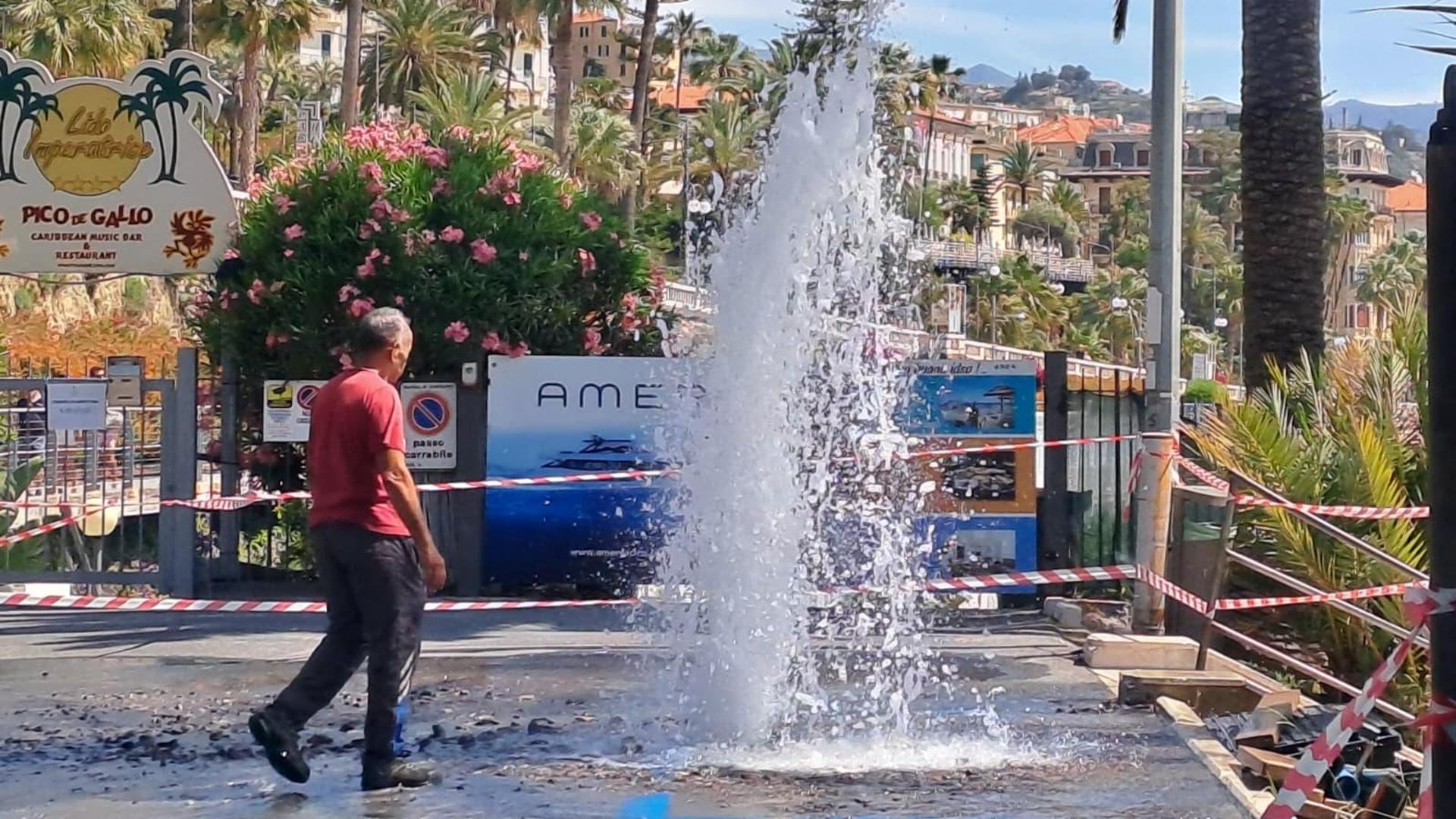 Sanremo, scavi sul lungomare danneggiano l’acquedotto del Roja: fiume d ...
