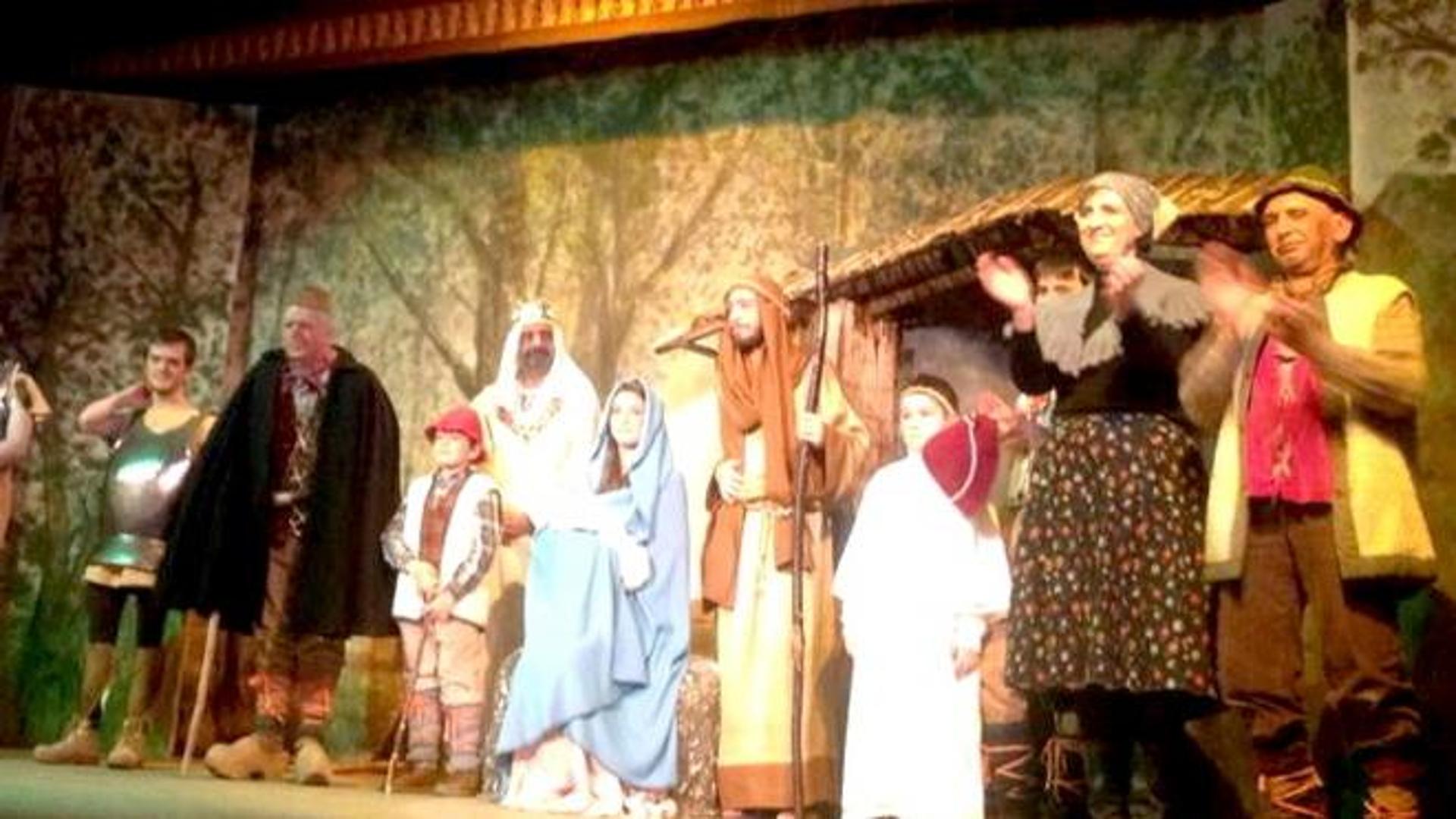Risate e satira sulla Natività con i “Fuoridicopione” Sul palco il ...