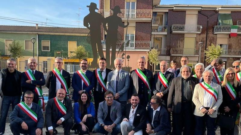 Magherno inaugura la piazza dedicata al medico del paese - La Provincia ...