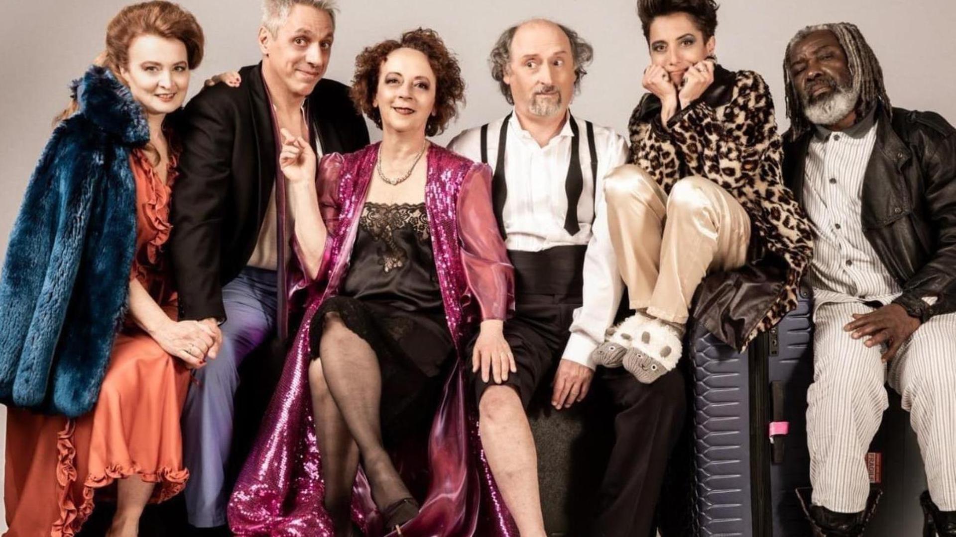 “Pigiama per sei”, tanti doppi sensi nella commedia brillante francese ...