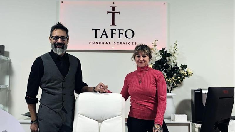 Sbarca a Pavia l’agenzia funebre degli slogan virali sui social - La ...
