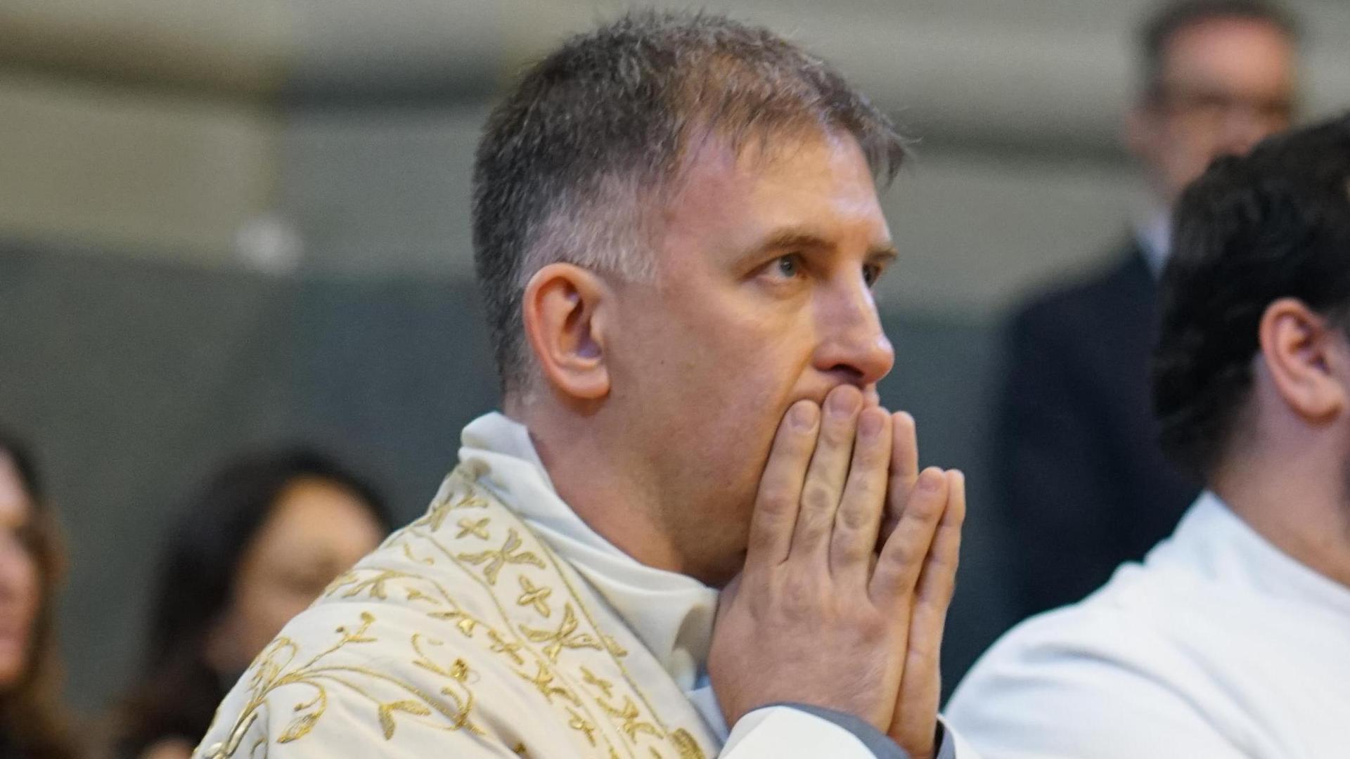 Nuove vetrate del Duomo di Voghera in memoria di don Bernuzzi, inizia ...