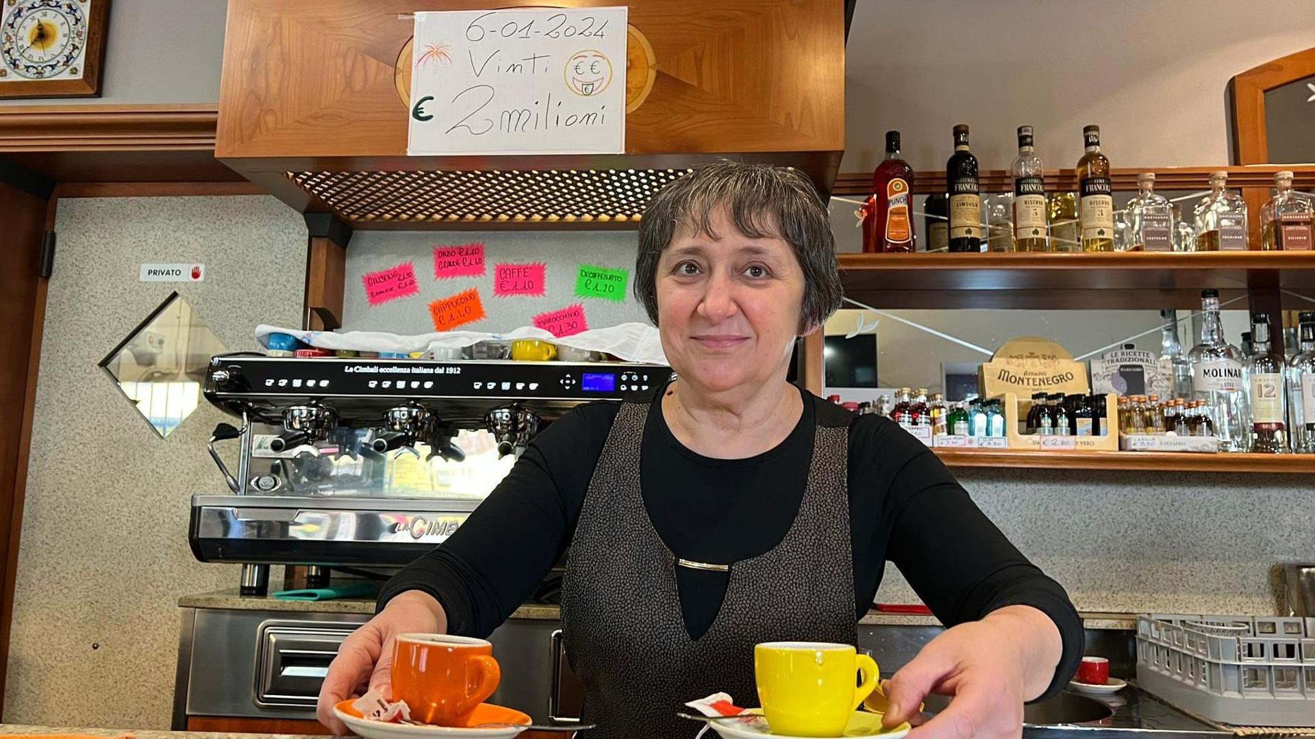 Al bar del biglietto da 2 milioni di euro: «Siamo assediati dai clienti ...