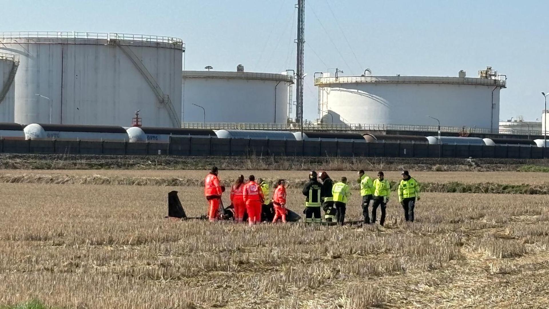 Cade ultraeleggero motorizzato a Sannazzaro, muore 67enne - La ...