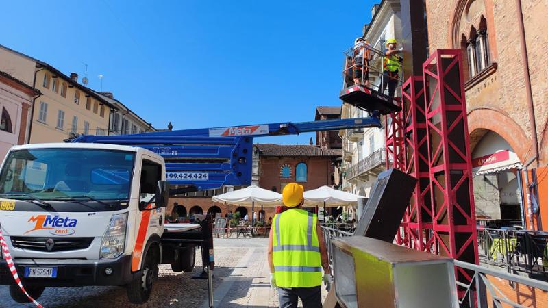 Camini della discordia in piazza della Vittoria, riprendono i lavori ...