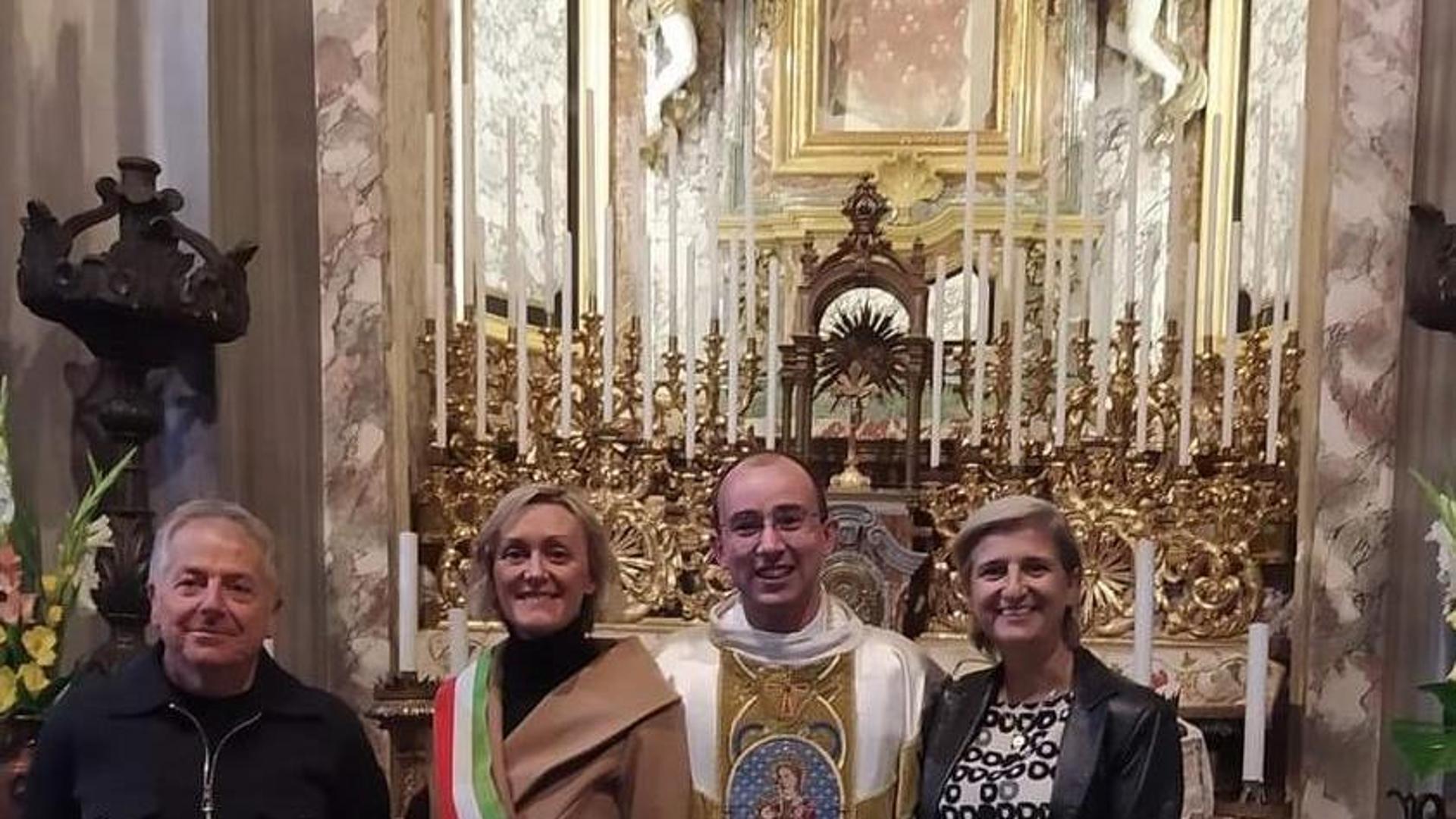 Cuorgnè, don Alex lascia la parrocchia Il saluto dei giovani - La ...
