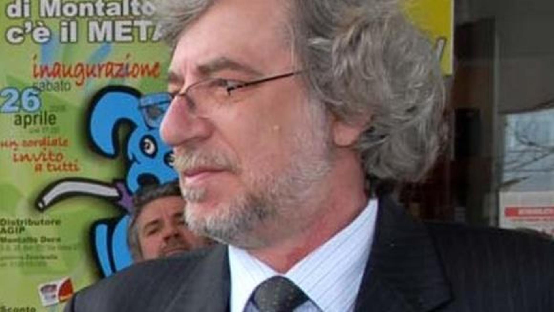In mille per l’addio a Marco Probo, 62 anni Era dirigente dell’Eni - La ...