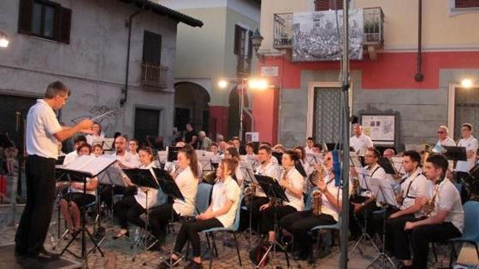 L’Orchestra fiati città di Collegno con Folk songs - La Sentinella del ...