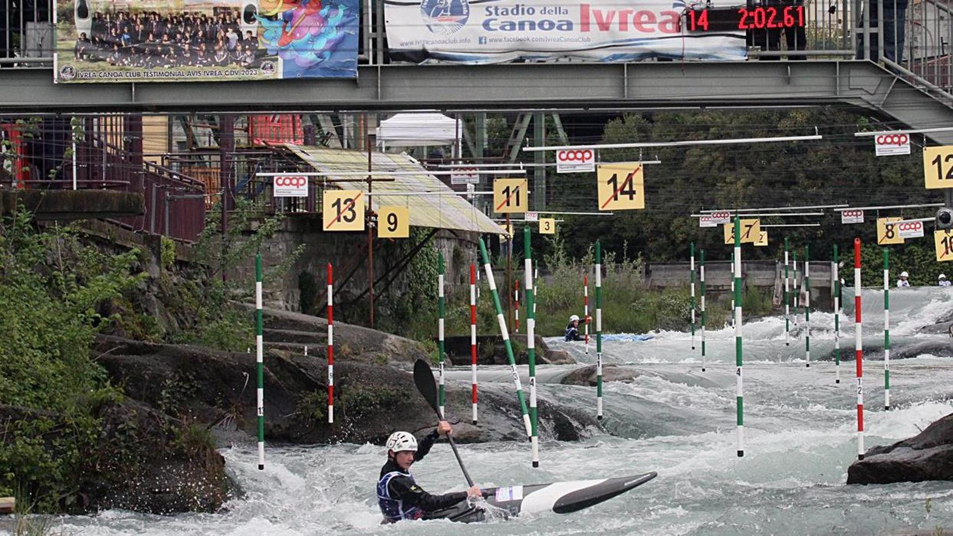 Canoa, alla gara nazionale di kayak slalom gli eporediesi portano a ...