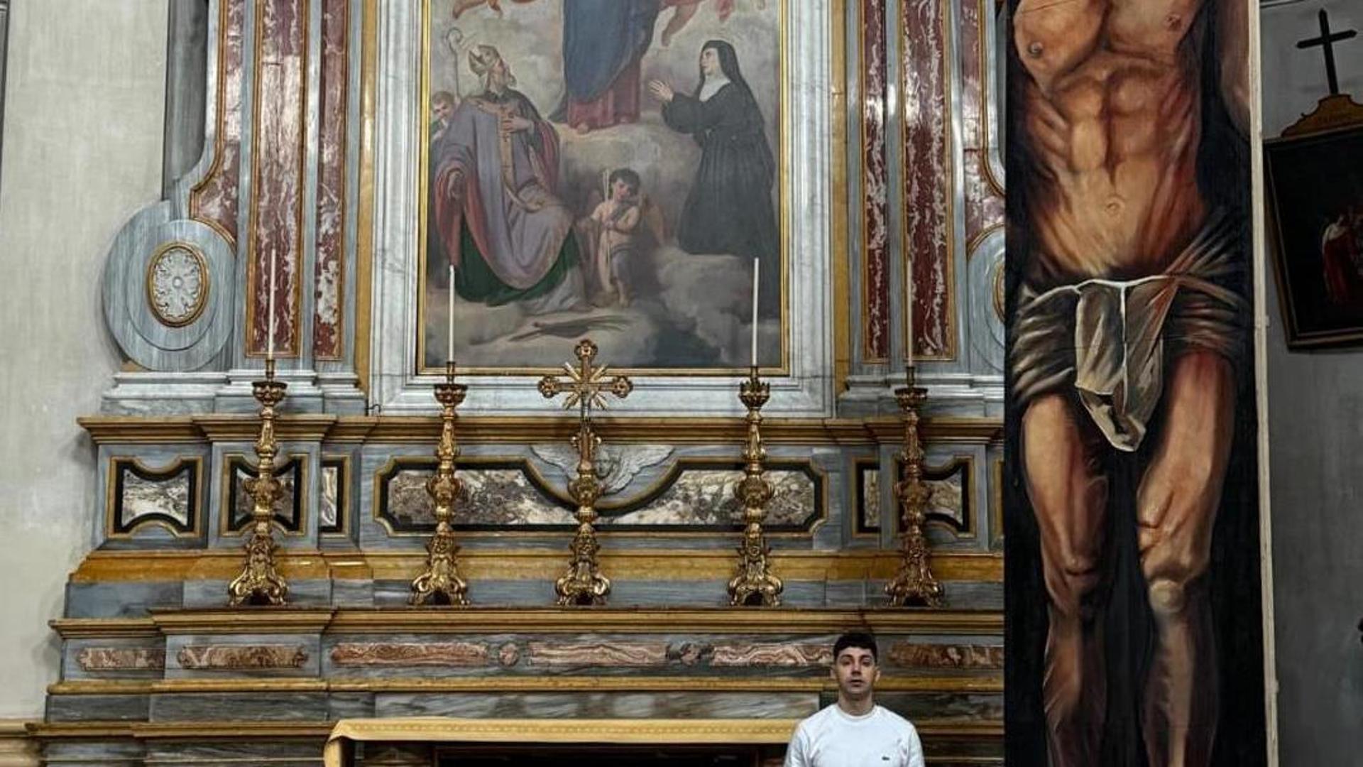 Esaltazione di Cristo in chiesa a Strambino per la Pasqua, è l’opera di ...