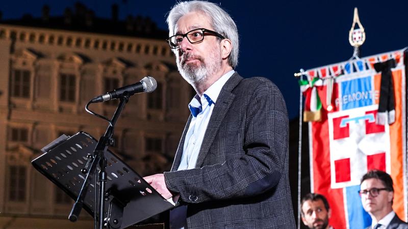 Bruno Maida a Cuorgnè con la storia per ragazzi Se mi prendi per mano ...
