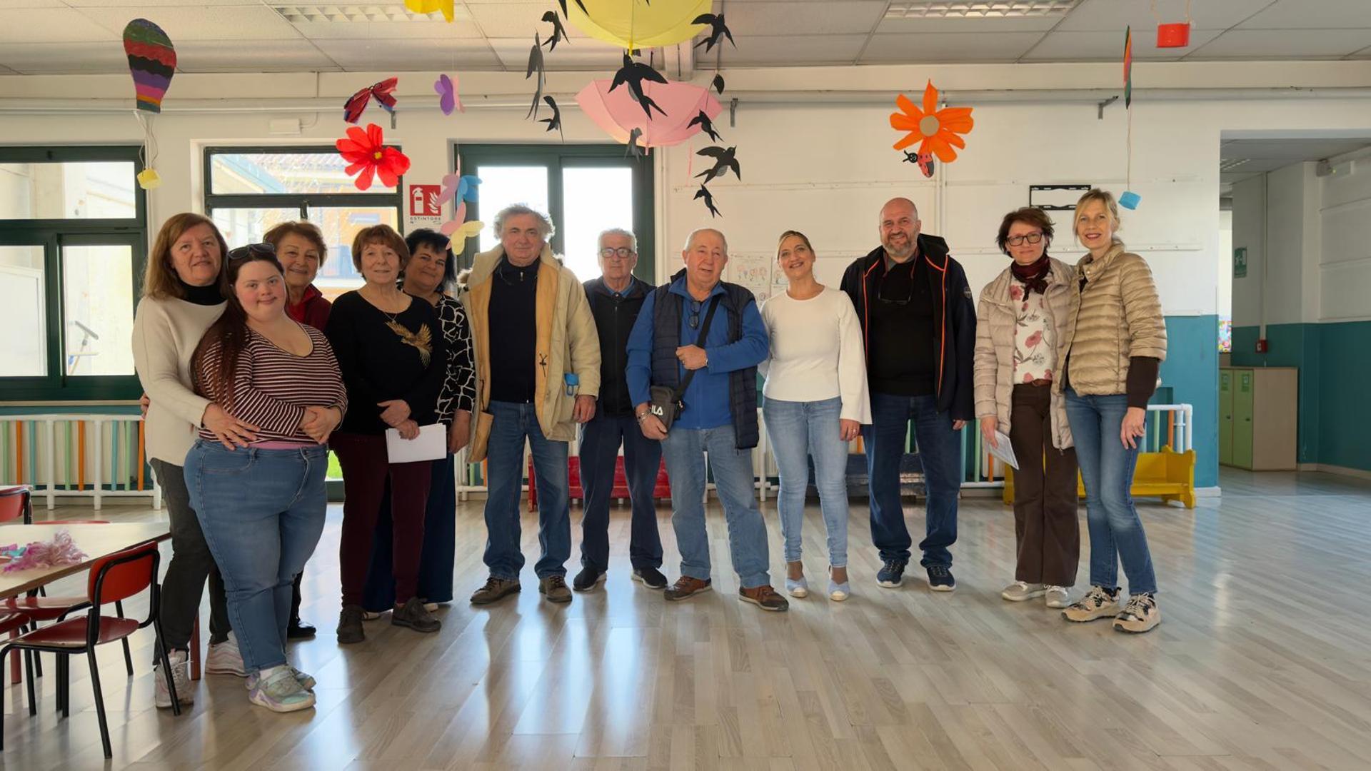 Pavone, il Gruppo aiuto ha donato alla scuola gli apparecchi che erano ...