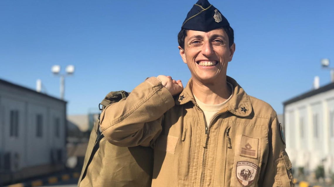 Il pilota, gli sposi e il cuoco: viaggio fra i militari che portano l ...