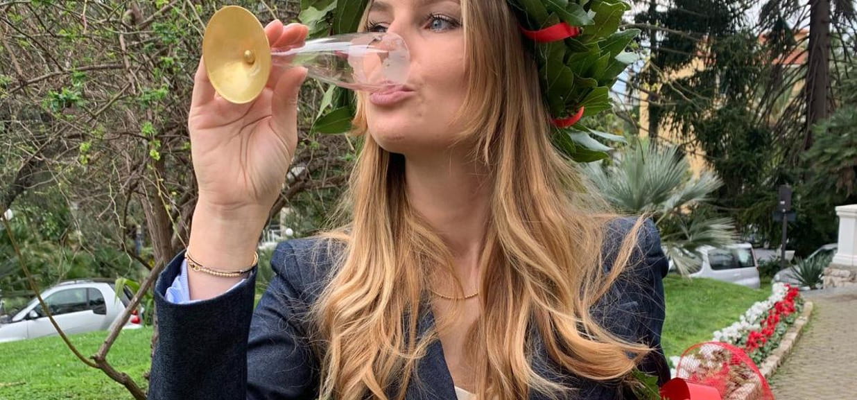 Sanremo, Cecilia si laurea in via telematica e discute la tesi in ...