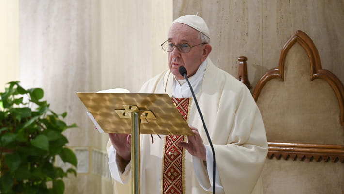 Il Papa prega per gli infermieri: “Esempio di eroicità” - La Stampa