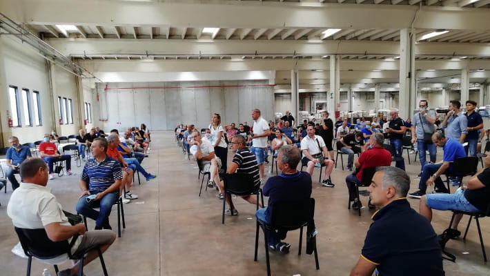 Un presidio ad Alba contro la chiusura della Stamperia Miroglio di ...