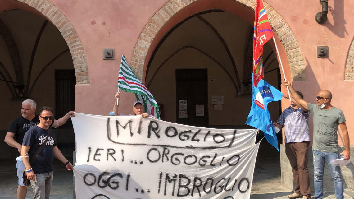 Consiglio comunale ad Alba sulla chiusura della stamperia Miroglio a ...