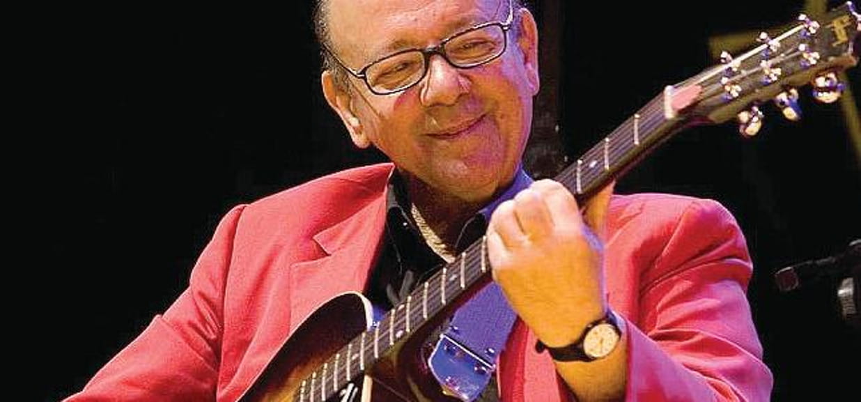 Il jazz di Lino Patruno stasera a Villa Ormond con la voce di Clive ...