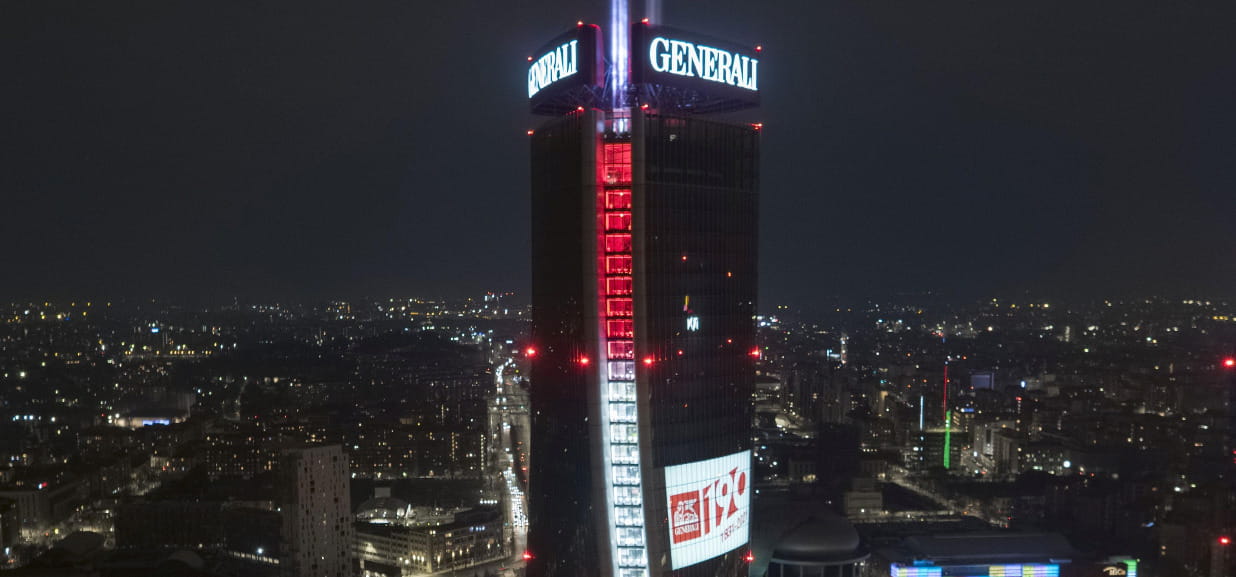 La torre di Generali s’illumina per festeggiare i 190 anni e ...