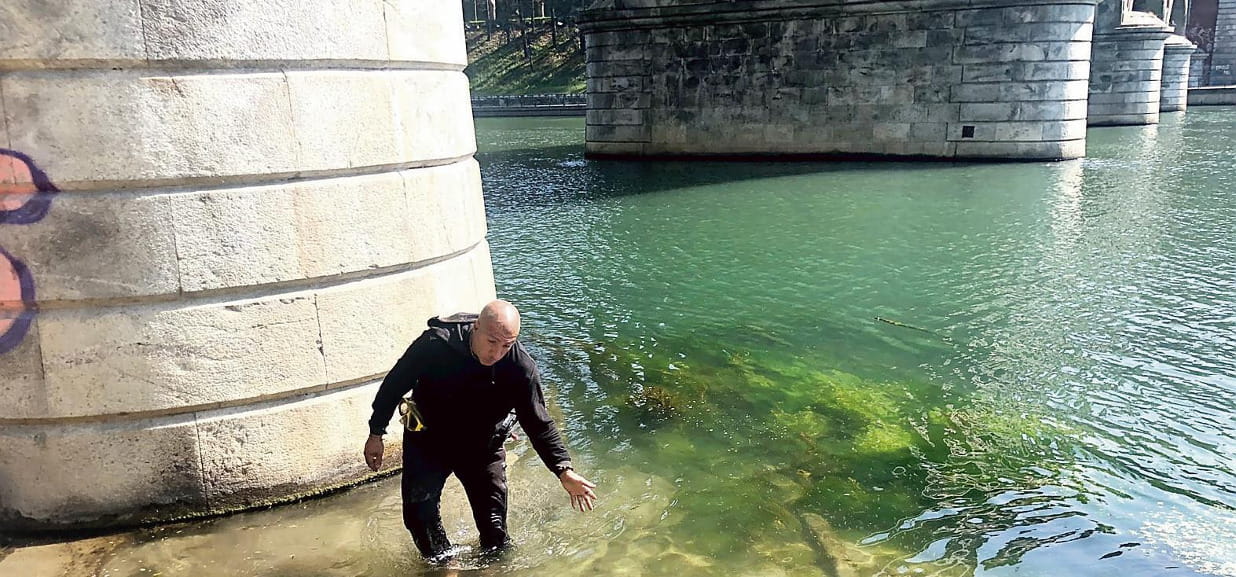 Patrick Nemo, il pubblicitario che vive sul Po - La Stampa