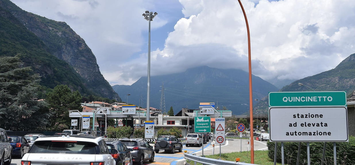 Sull’autostrada A5 da domani stop ai mezzi pesanti da Scarmagno allo ...
