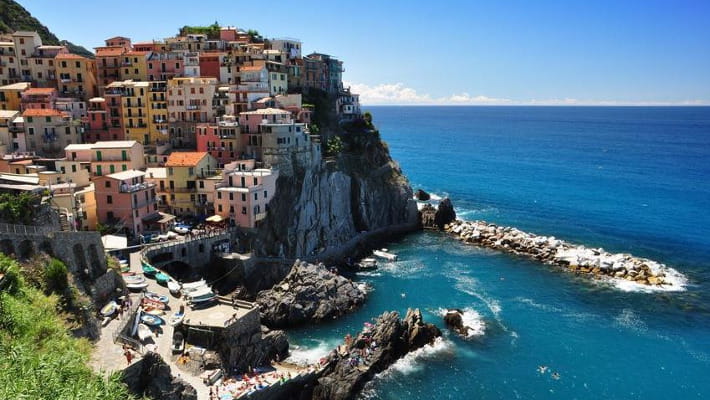 “Vaccini in Liguria per i turisti dal Piemonte” - La Stampa