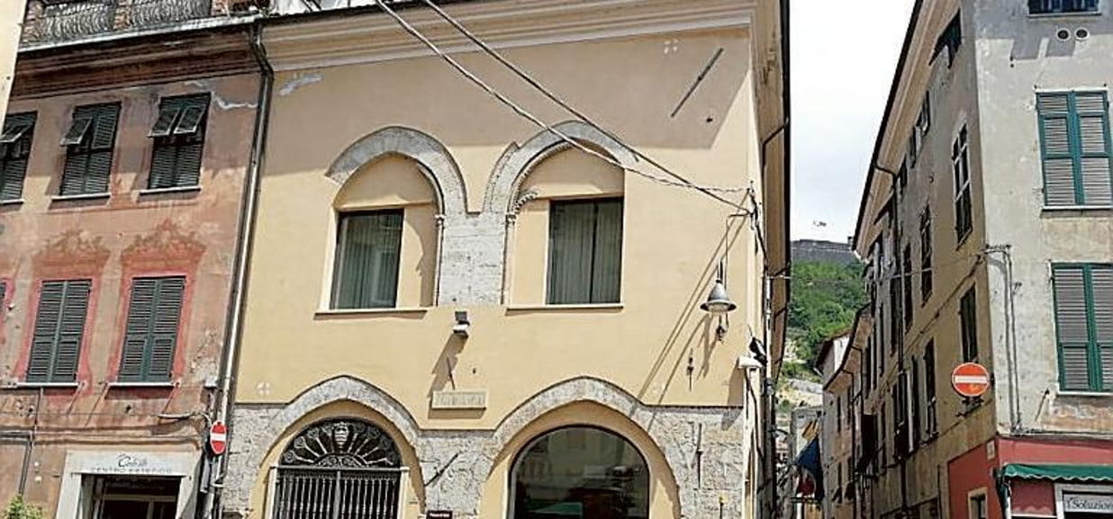 Spariti centinaia di documenti antichi dell’Archivio storico di Gavi ...