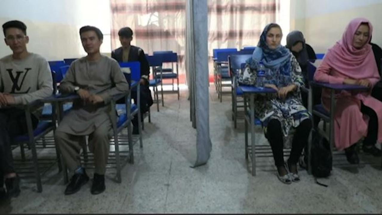 Afghanistan,ecco l'università ai tempi dei Taleban: una tenda separa ...
