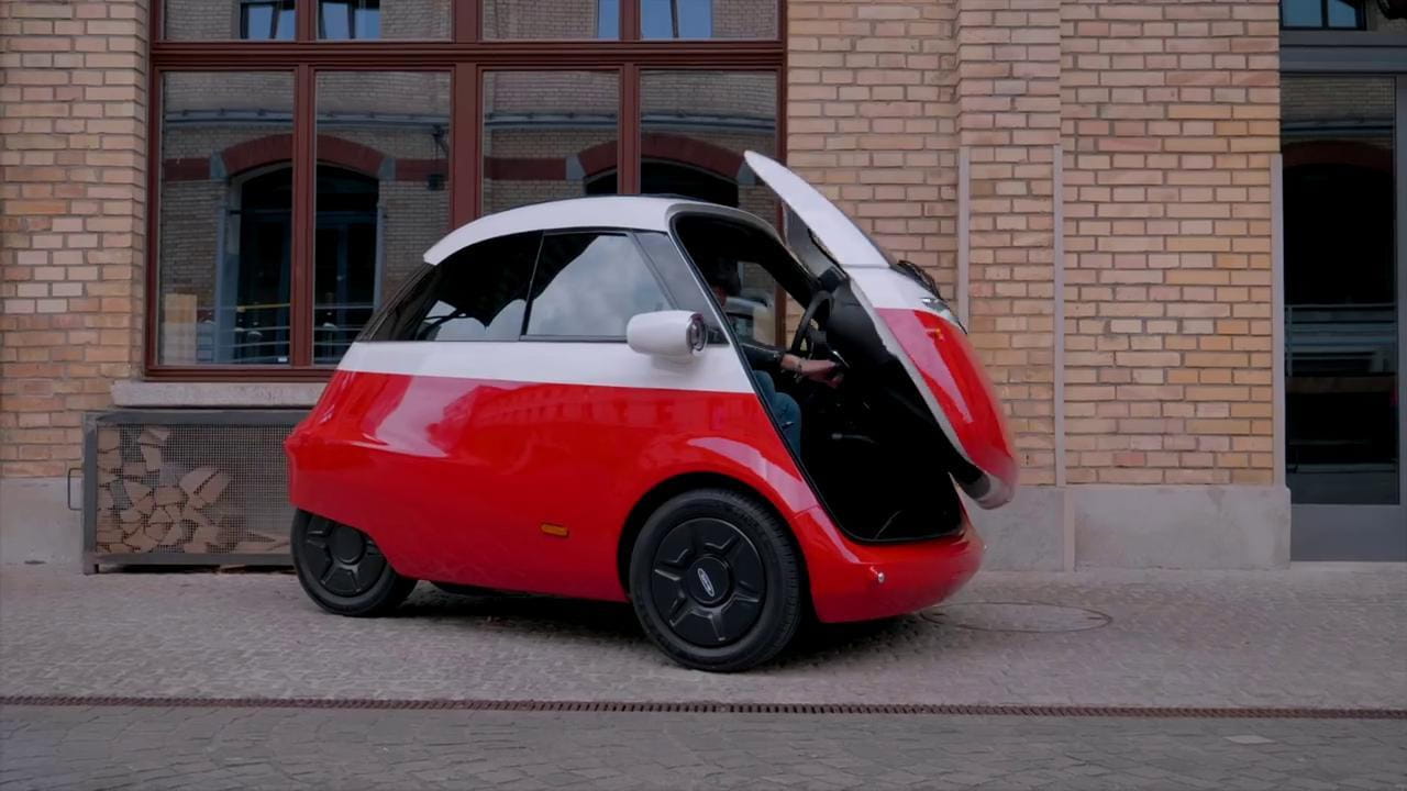 A Torino arriva la "bubble car" elettrica Microlino dall'eccentrica ...