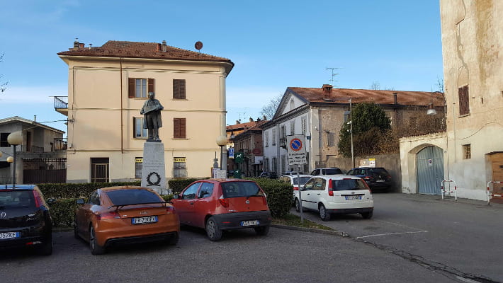 Maggiora, chiude la banca e il Comune porta gli anziani in bus nella ...