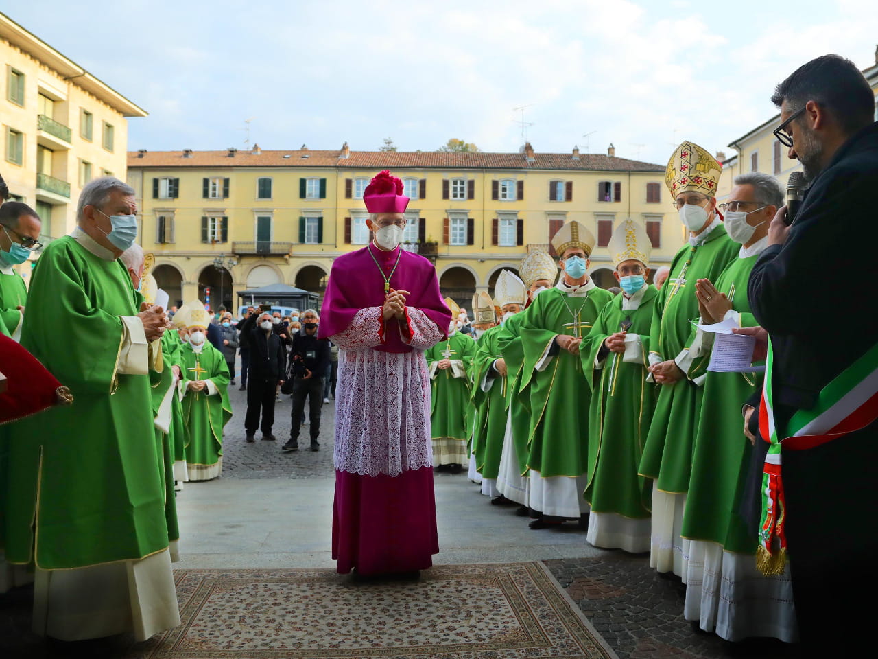 Monsignor Guido Marini è il nuovo vescovo di Tortona. La cerimonia in ...