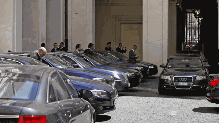 Così il governo del cambiamento è salito a bordo delle auto blu - La Stampa