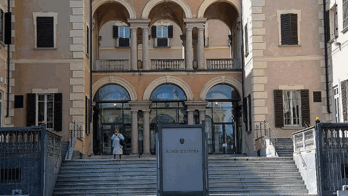 Novara, figlio adottivo a processo per l’omicidio della madre - La Stampa