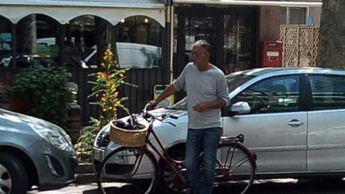 Albenga, è morto lo storico barbiere Francesco Barile - La Stampa