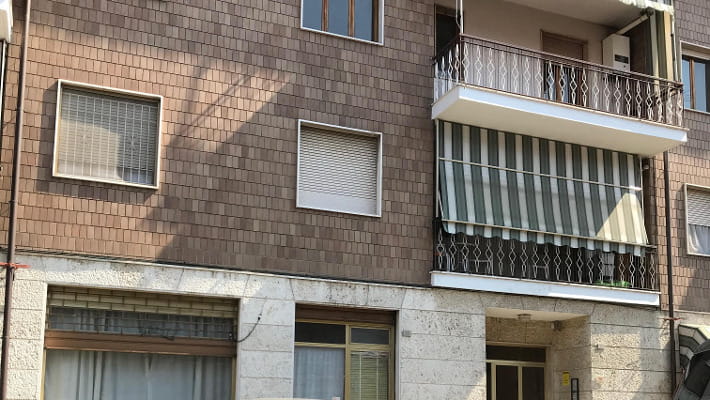 A Pozzolo Formigaro un palazzo si ribella alla “voce” dell’arrivo di 16 ...