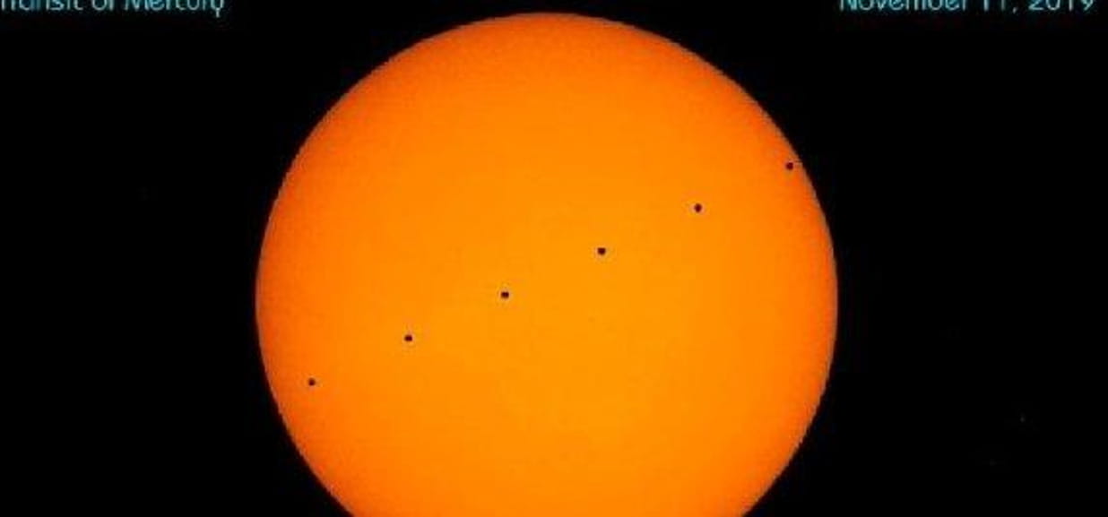 Mercurio passa davanti al Sole, ed è rotondo - La Stampa