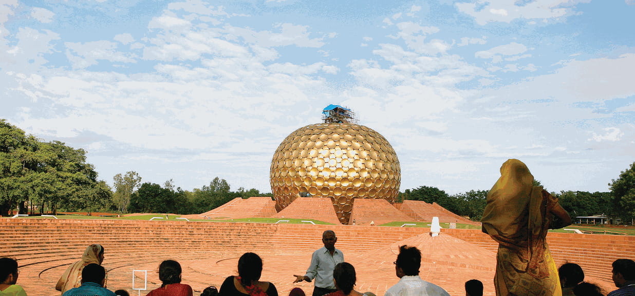 India, nella città-utopia di Auroville che da 50 anni sogna la pace ...