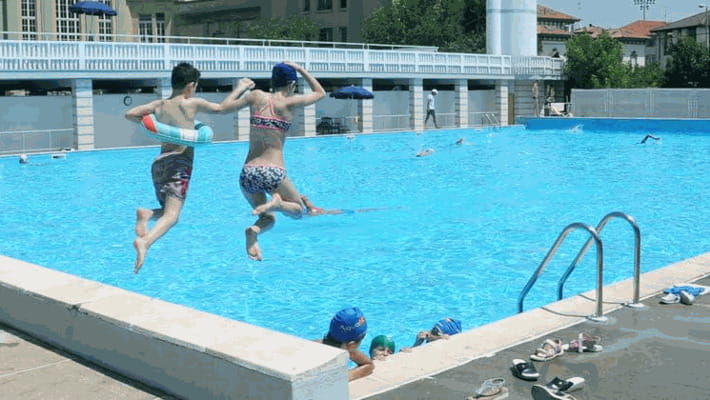 Dopo l’attesa, i primi tuffi: piscina ex Enal promossa dai bagnanti ...