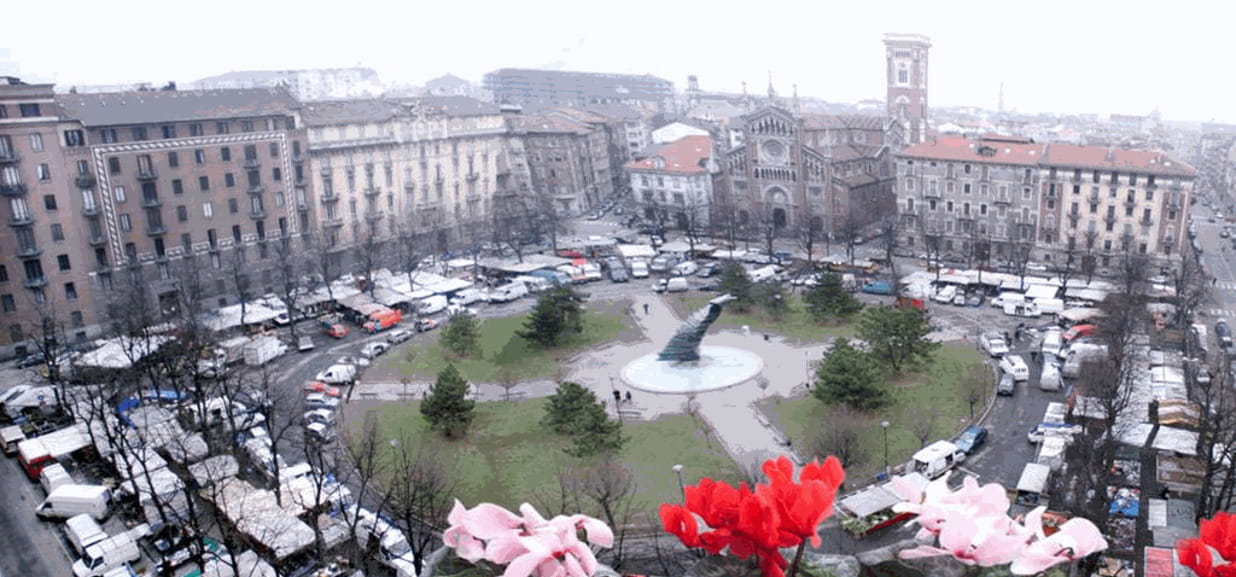 Il rito imperdibile di piazza Benefica - La Stampa