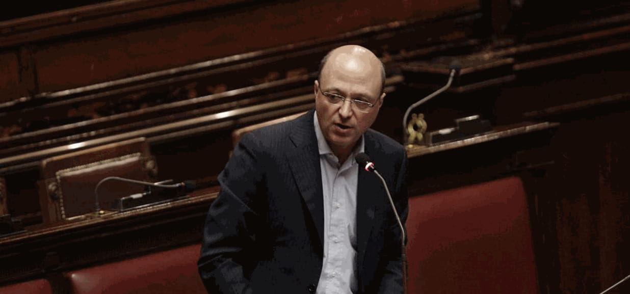 Corsaro si difende: “E’ una battuta volgare, ma non antisemita” - La Stampa