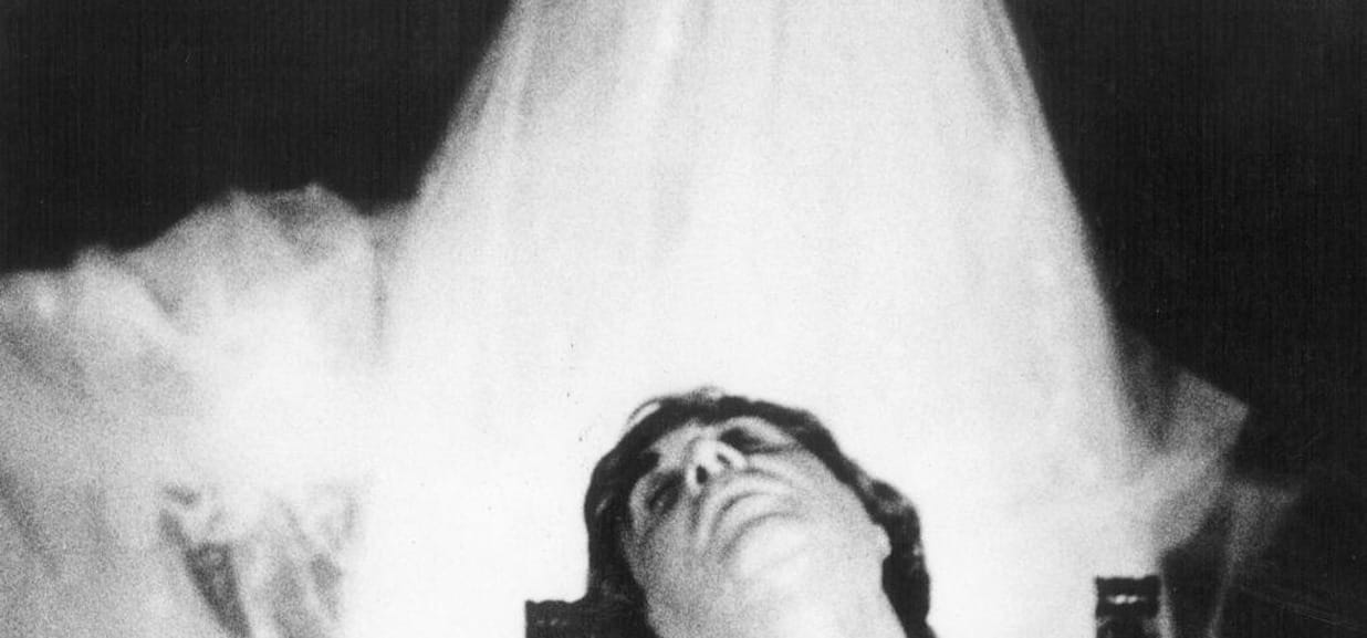 I Fantasmi che compaiono sulle fotografie - La Stampa