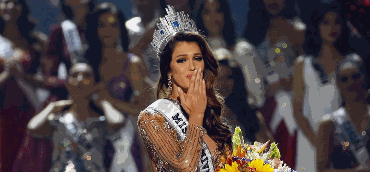 Una modella di Lilla incoronata Miss Universo - La Stampa