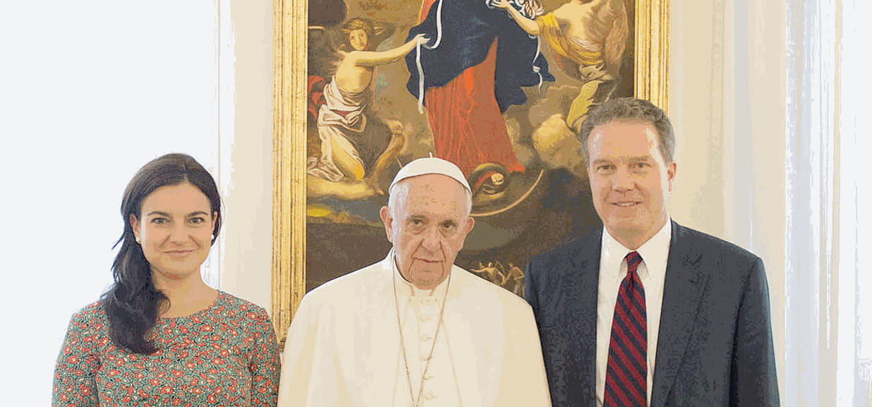 Una donna nella Sala Stampa del Vaticano - La Stampa