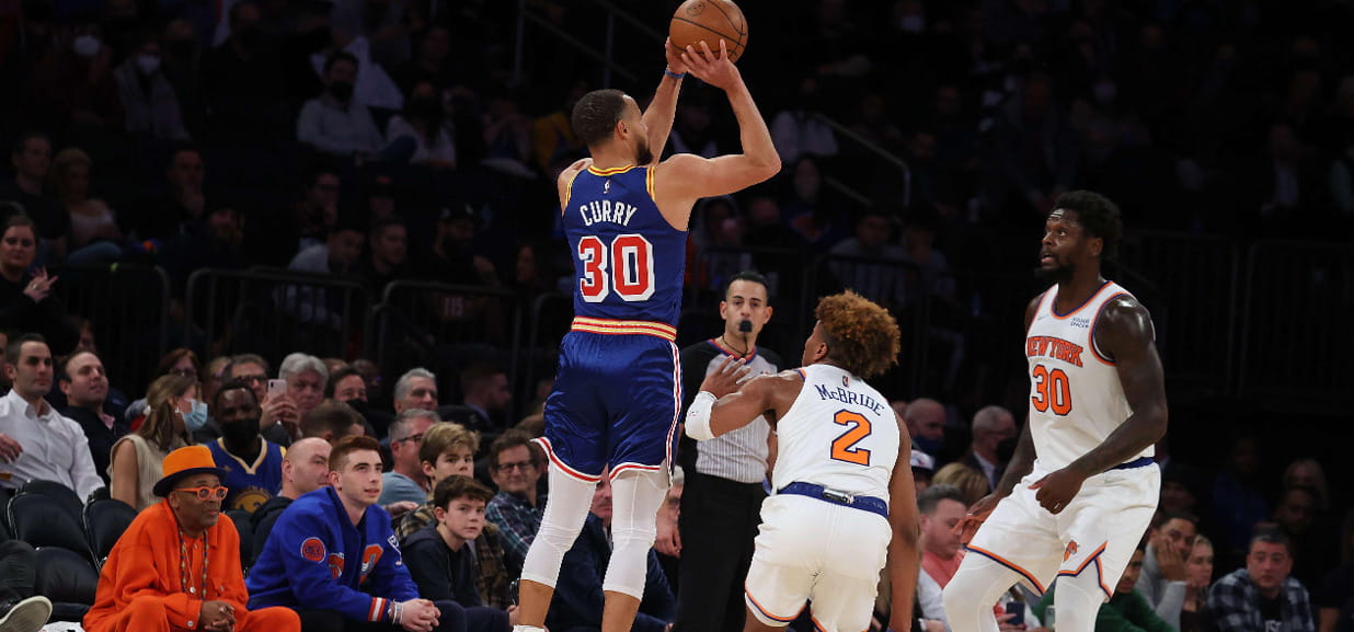Stephen Curry batte il record: è il re delle triple in Nba - La Stampa