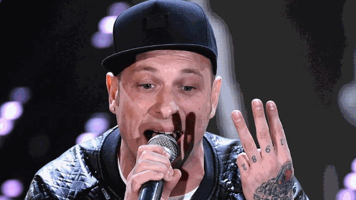 Il rapper nega la collaborazione? Il neomelodico gli brucia l’auto - La ...