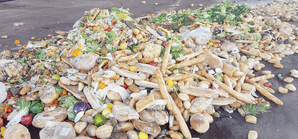I Supermarket Buttano Tonnellate Di Cibo Ma La Met Ancora