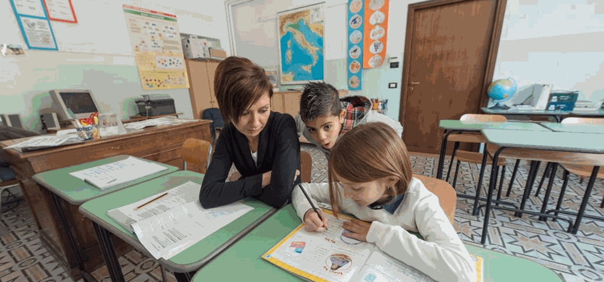 Anna, Moris, la maestra: in tre nella scuola più piccola d’Italia - La ...