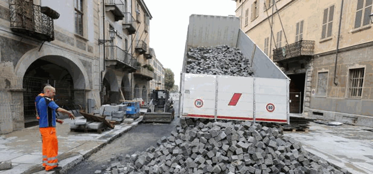La nuova via Roma pronta solo a fine agosto - La Stampa