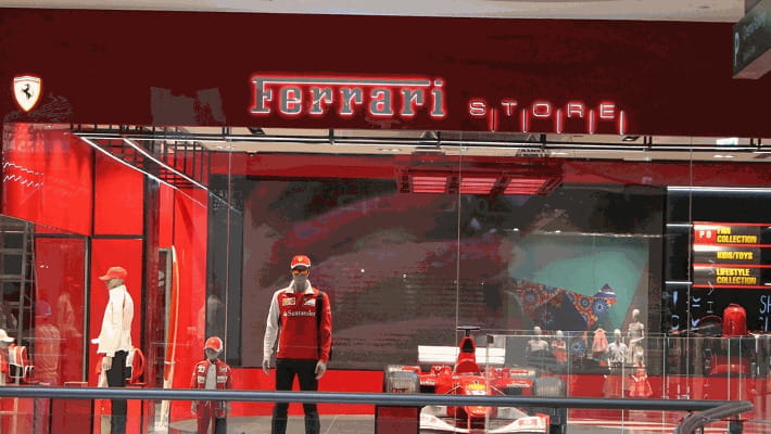 Ferrari Store a Dubai: il 2° più grande al mondo - La Stampa