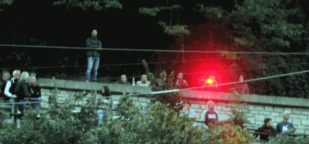 Chiodi sulla strada, danneggiati mezzi dei carabinieri - La Stampa
